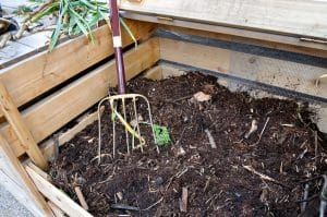 Should A Compost Bin Be In The Sun Or Shade? (Guide) - Farmer Grows