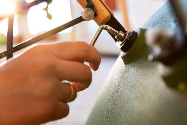 10 Ways To Deal With Hydraulic Lift Stuck In Up Position - Farmer Grows