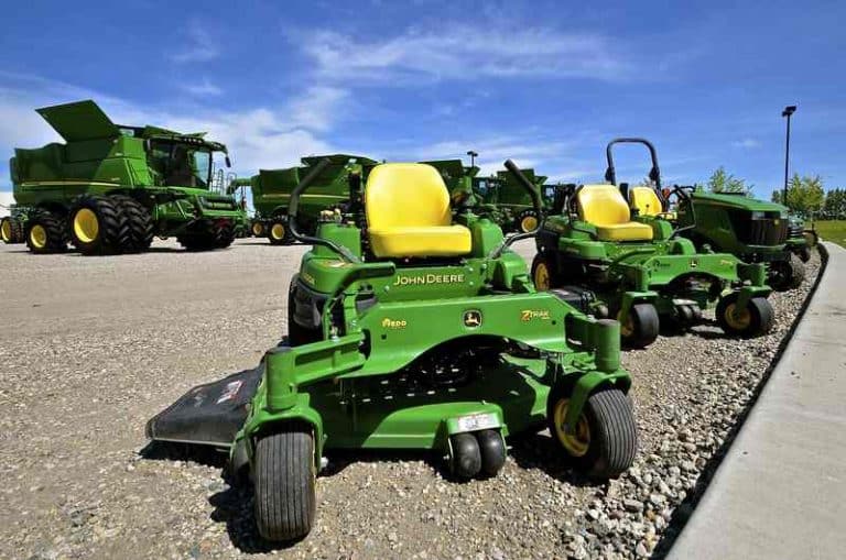 John Deere LX277 Review: Buy Or Pass? - Farmer Grows
